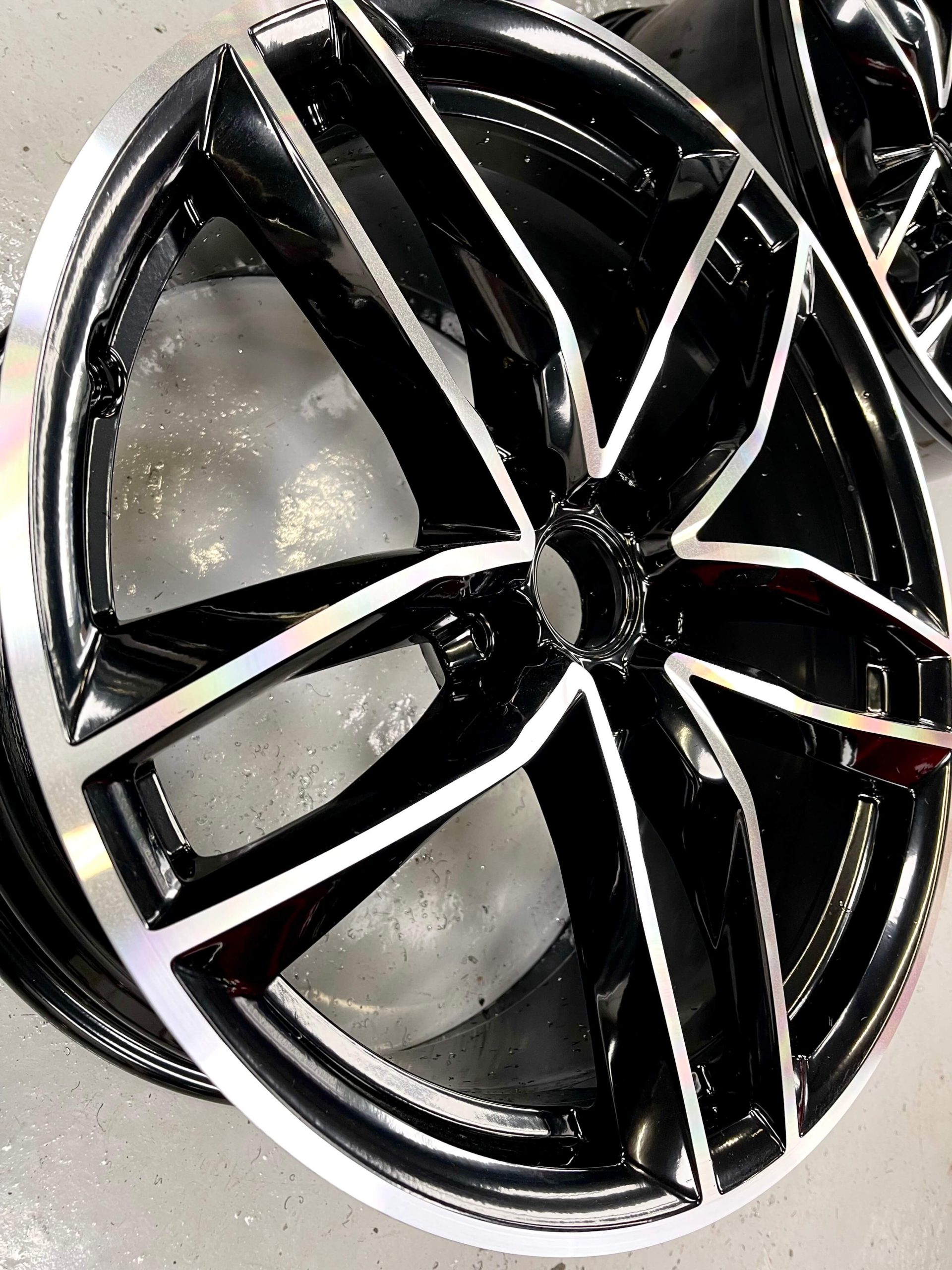 Diamond Cutting Alloy Wheel Repair & Refurbishment Shop | Alloy Refresh